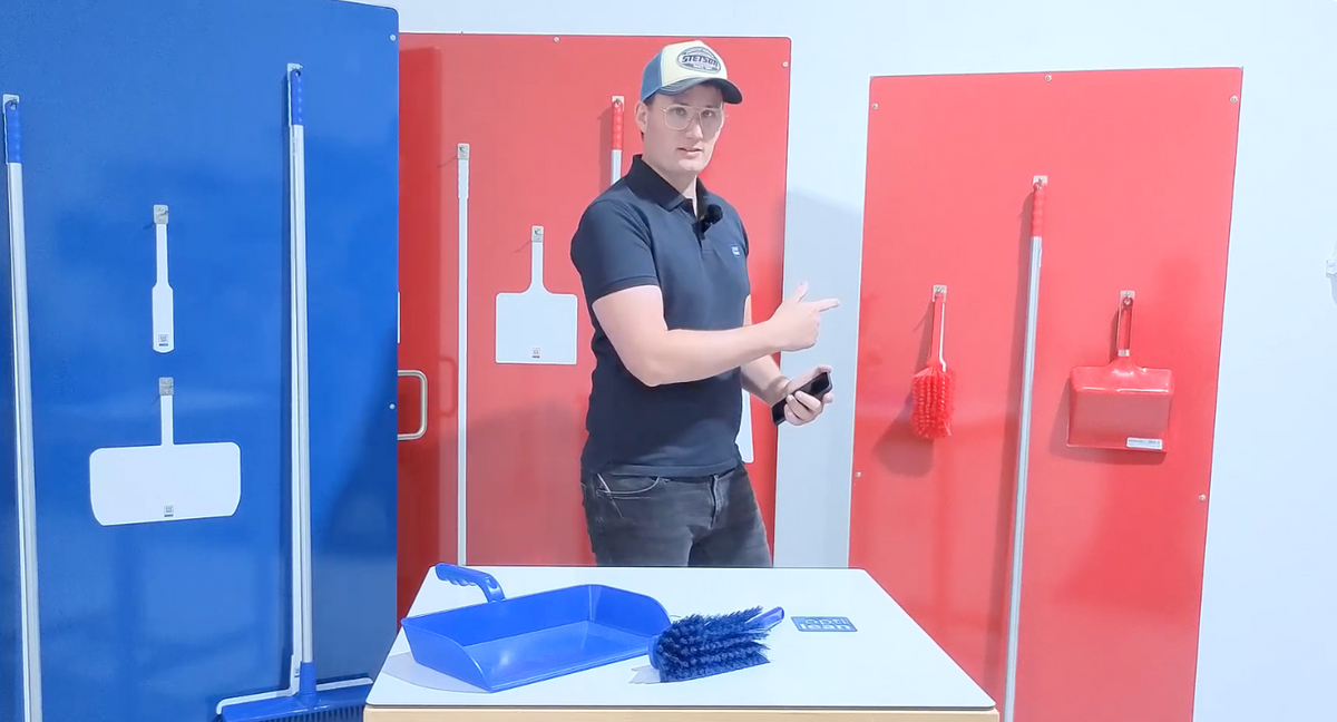 Die Schattenwand 2.0 – Jetzt mit QR-Code in jedem Schatten – opti lean Shop